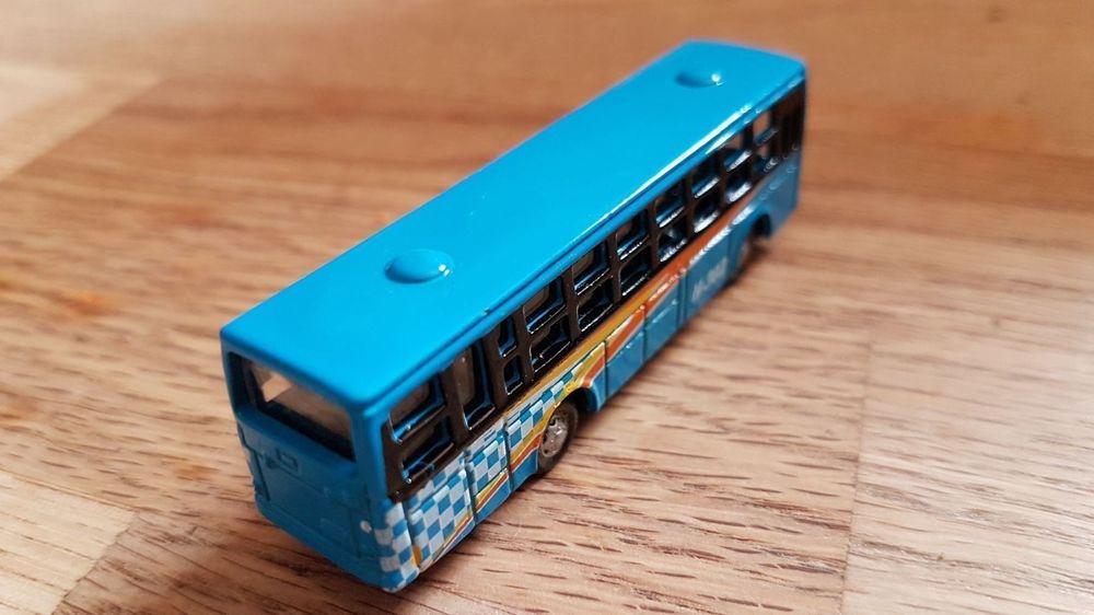 Très beau car bleu (Neuf avec emballage d'origine) à Saxon pour CHF 4.8 ...