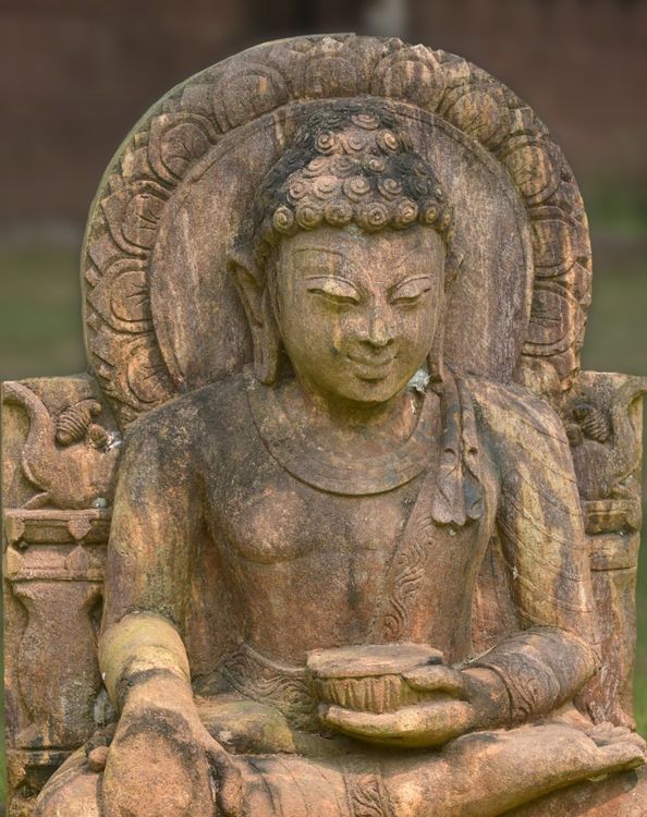 Sitzender Buddha – Handgeschnitzte Sandstein-Statue 60 kg (Gebraucht ...
