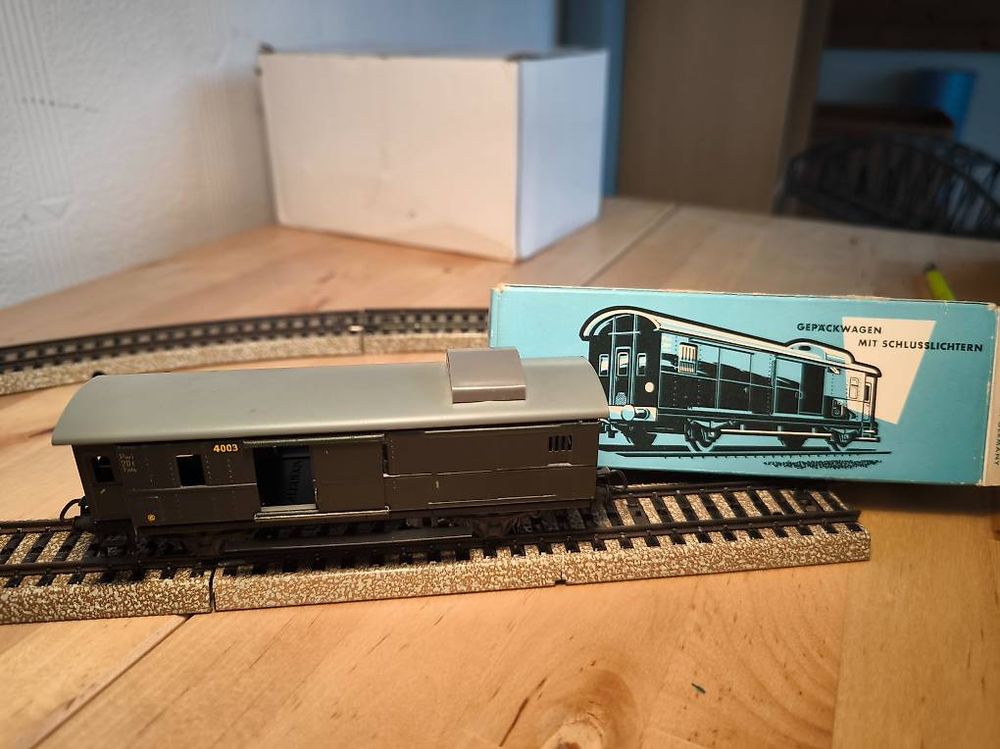 Märklin 4041 Gepäckwagen mit Schlusslichtern H0 | Kaufen auf Ricardo
