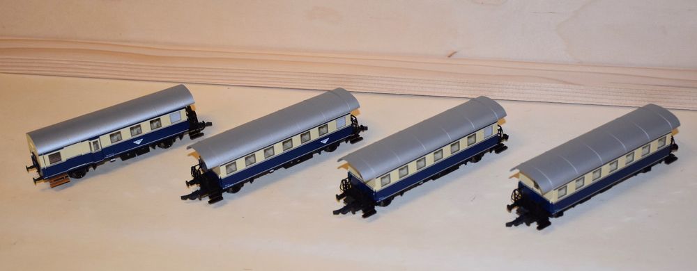 Train /Zug ÖBB Roco. Loc 1245 DIGITALE & 4 voitures/4 Wagen. (Gebraucht ...