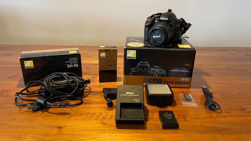 Nikon D3200 Kit 18-55mm plus Zubehör | Nur 1700 Auslösungen (Gebraucht ...