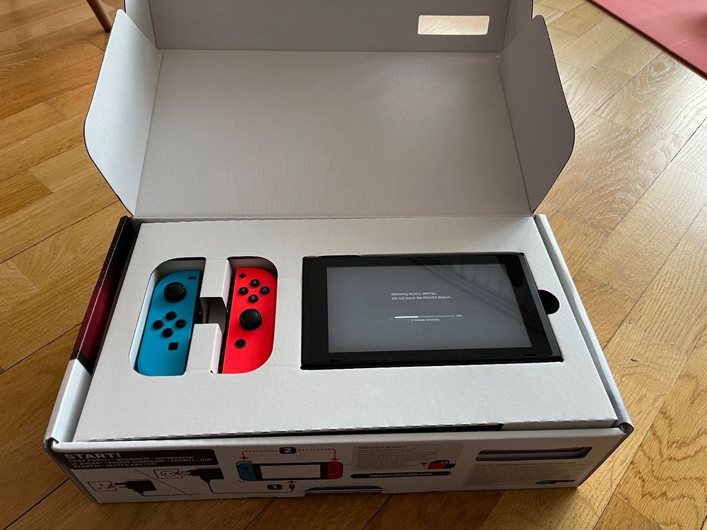 Nintendo Switch ink. Zübehor (Gebraucht) in Zurich für CHF 205 – mit ...