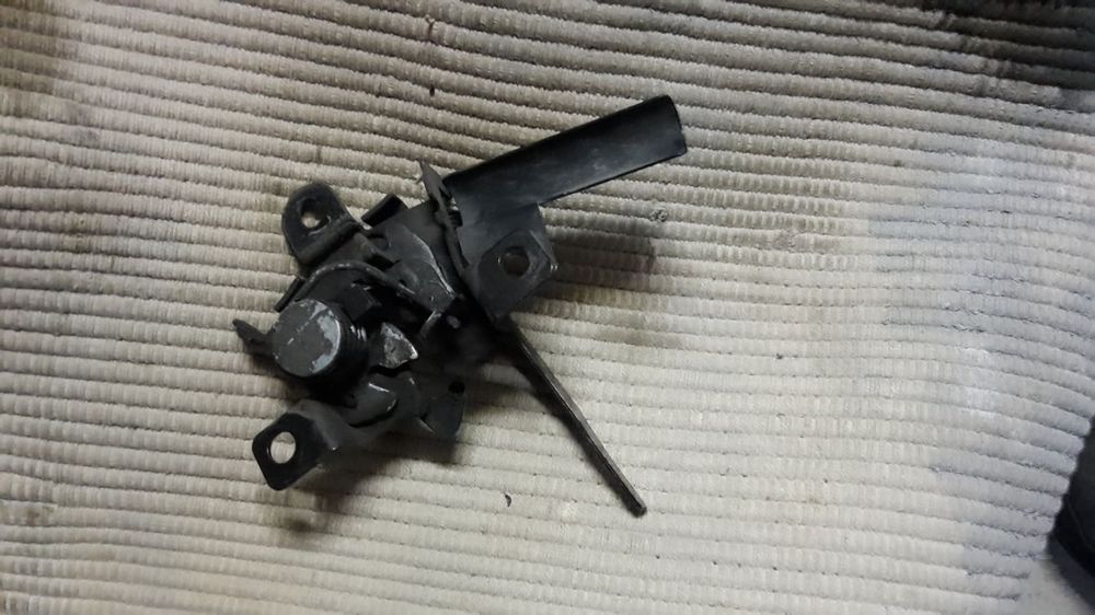 Motorhaubenschloss Subaru (Gebraucht) in Achseten für CHF 15 – mit Lieferung auf Ricardo kaufen