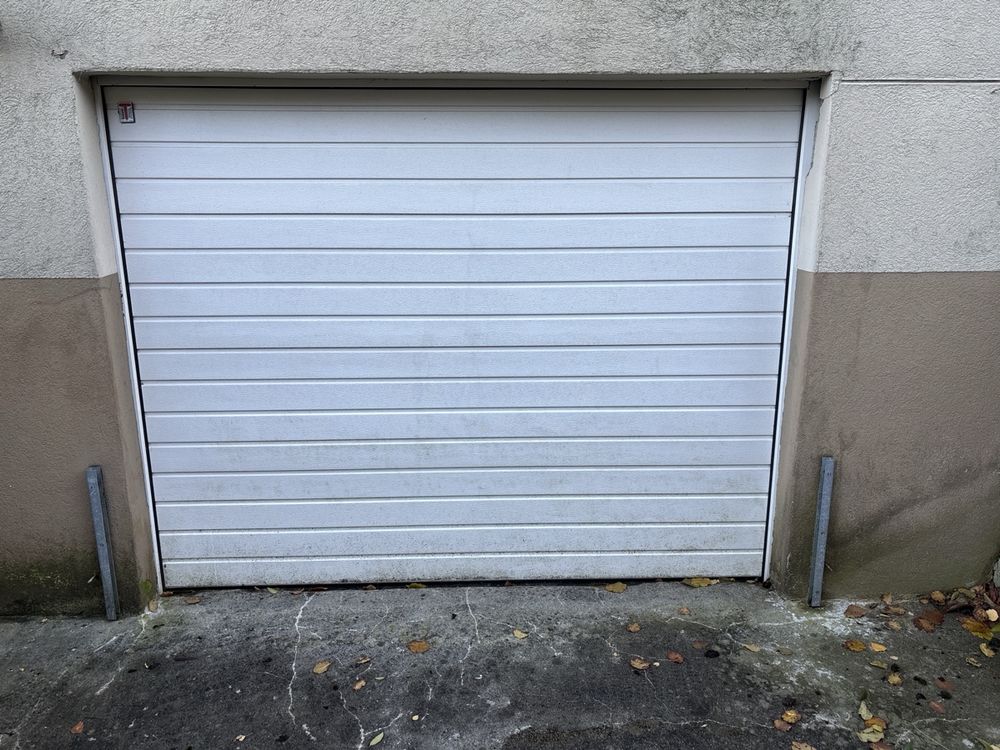 Teckentrup Garagentor GSW 40, Jahrgang 2006 mit 2 Sendern (Gebraucht) in Brunnen für CHF 1 – nur ...