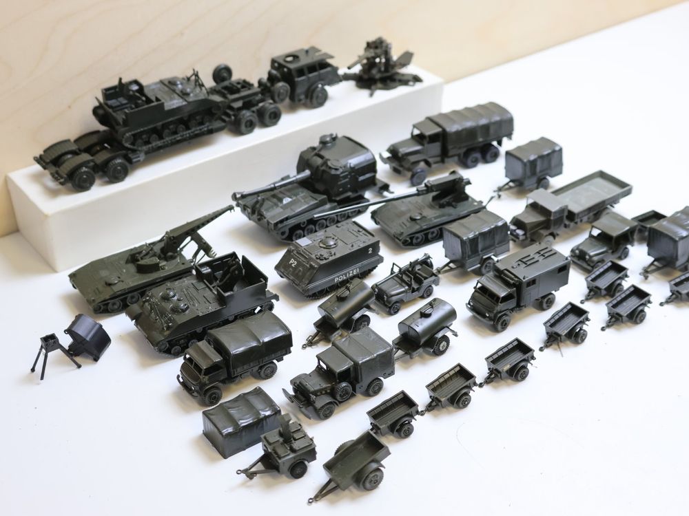 ROCO Minitanks Armee Fahrzeuge / Panzer - 30 Stück - H0 1:87 (Gebraucht ...