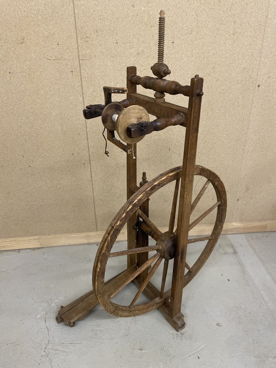 Alte Spindel, antikes Spinnrad aus Grossmutters Zeiten (Gebraucht) in ...