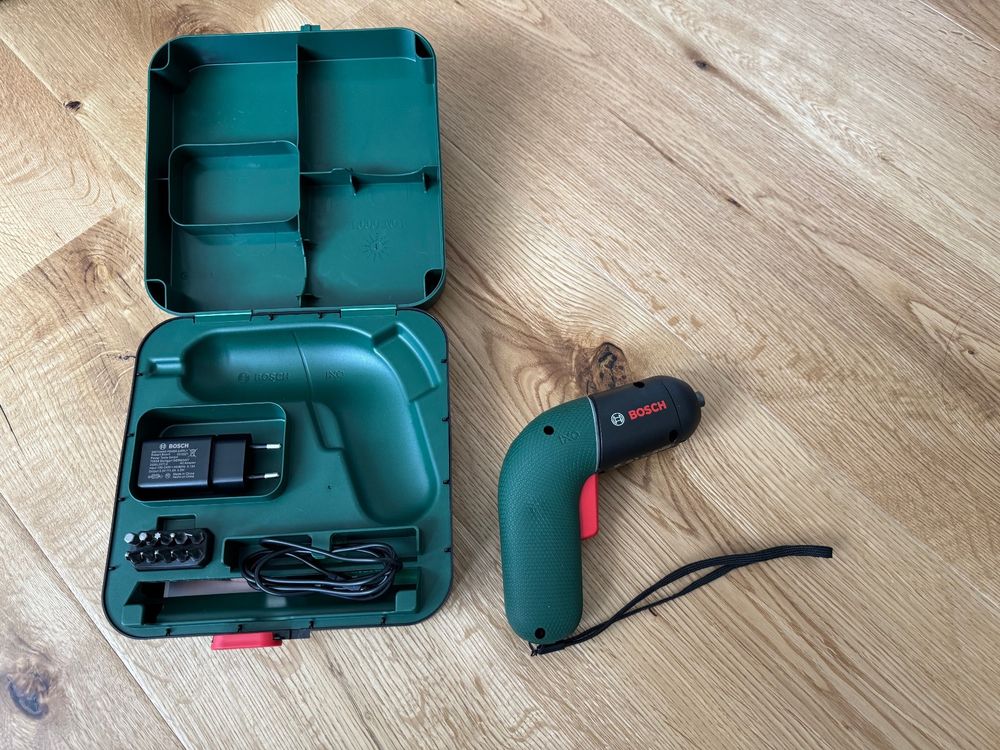 Bosch IXO 6 inkl. Grillgebläse- und Schneideaufsatz | Kaufen auf Ricardo