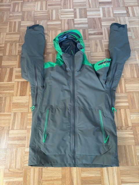 Arcteryx Top Skijacke Grösse M neuwertig Gore-Tex Coreloft (Gebraucht ...
