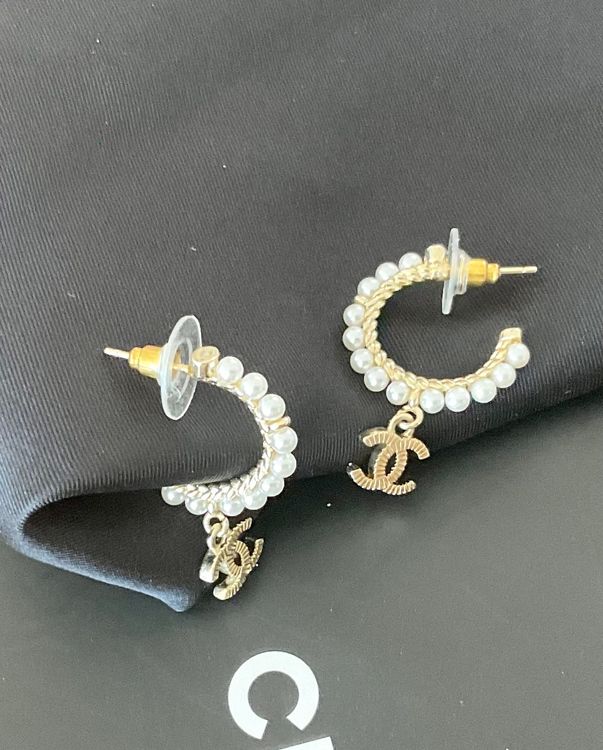Fabelhafte Chanel Ohrringe Perlen Ebenbild