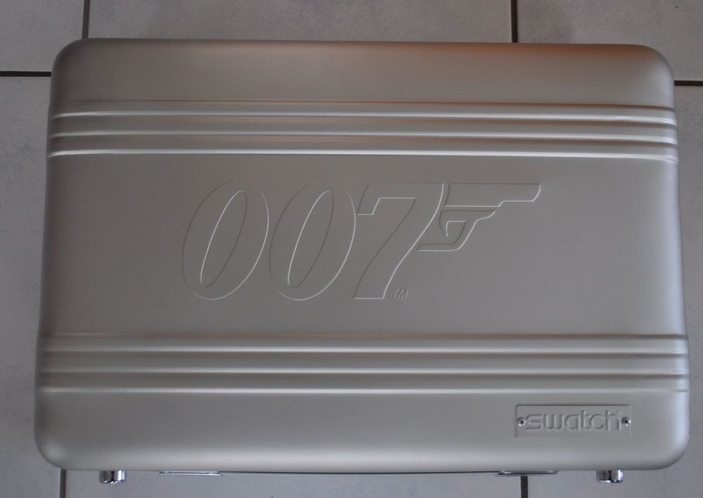 SWATCH JAMES BOND KOFFER 007 (Gebraucht) in für CHF 100 – mit Lieferung ...