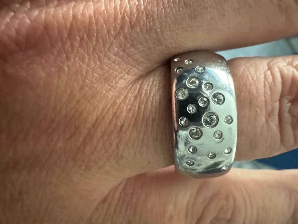 Fingerring Esprit Edelstahl mit Zirkonia ( evtl. Swarovskis) (Gebraucht) in Bronschhofen für CHF ...