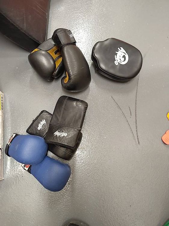 Boxing and Combat Sports Equipment (Gebraucht) in Châtelaine für CHF 10 ...