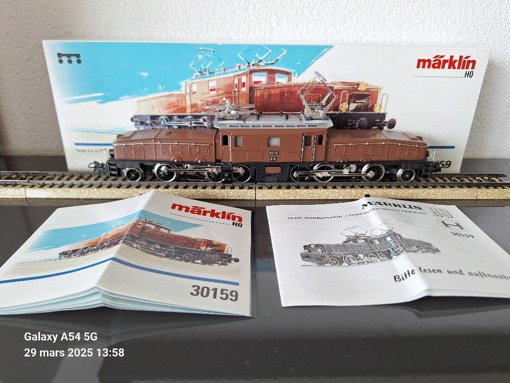 Märklin Ho 30159. Locomotive crocodile CFF, ex Märklin 3015 (Neu und originalverpackt) in Saxon ...