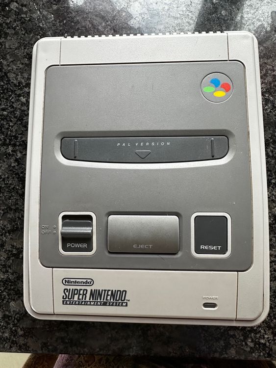 Console Super Nintendo SNSP-001A, complète 1992 (Gebraucht) in Villaz ...