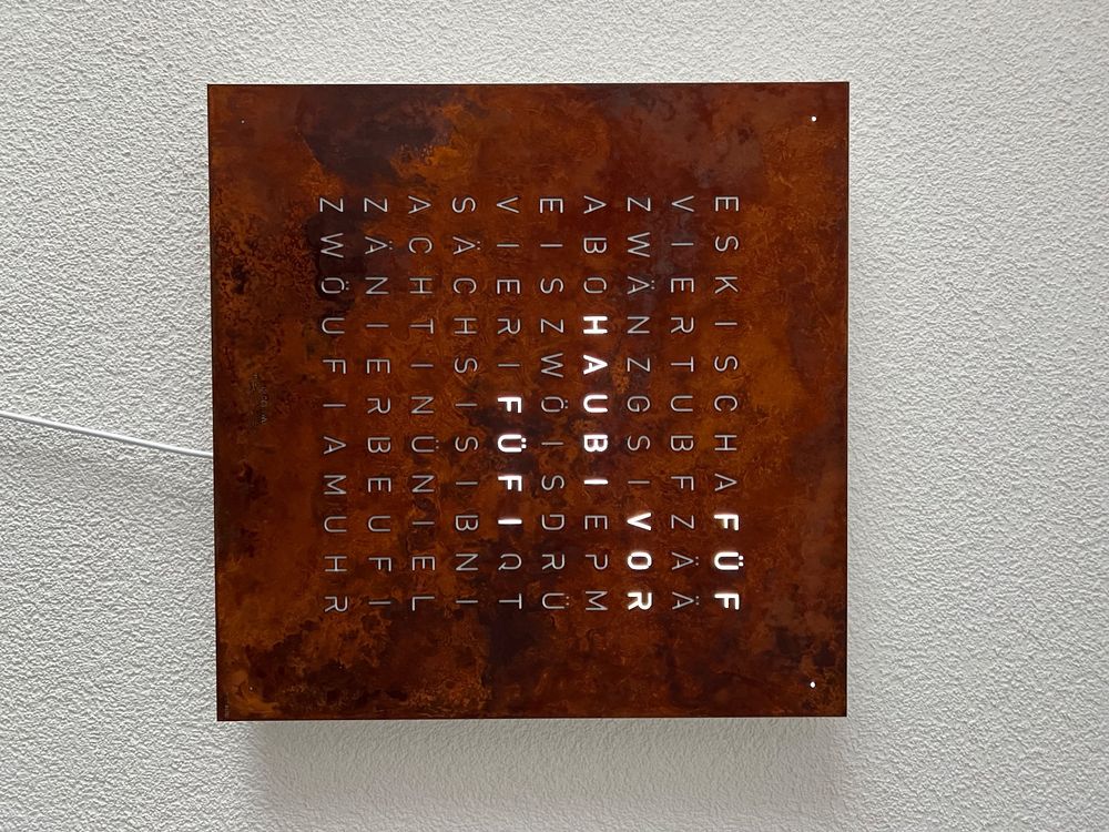 Qlock two schweizerdeutsch classic Rust 45x45cm (Neu (gemäss ...