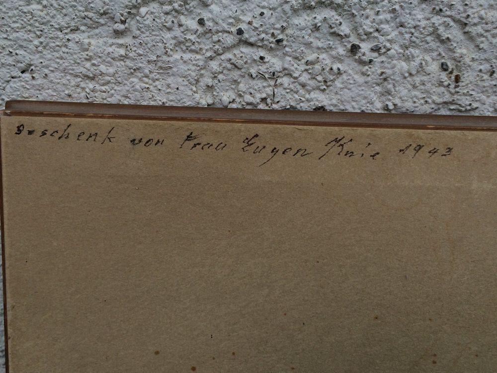Rückseite steht: "Geschenk von Frau Eugen Knie 1943" (Gebraucht) in ...