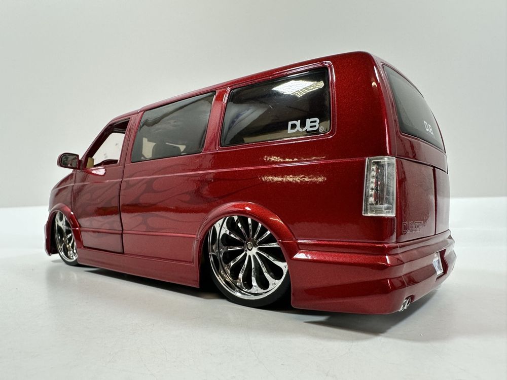 Chevrolet Astro Van 1:18, rot, Dub City by JADA TOYS (Gebraucht) in ...