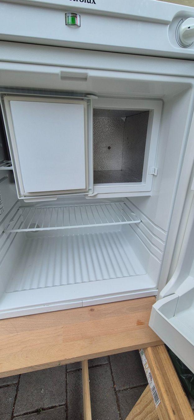 Electrolux Absorber Kühlschrank 12V 230V Gas Camping Van (D'occasion) à ...