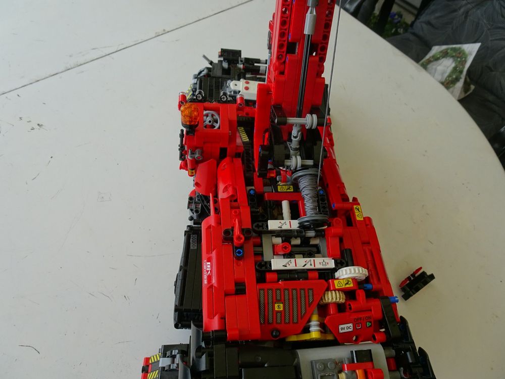 LEGO TECHNIC ROTER KRAN 42082 GUTER ZUSTAND (Gebraucht) in Zürich für ...