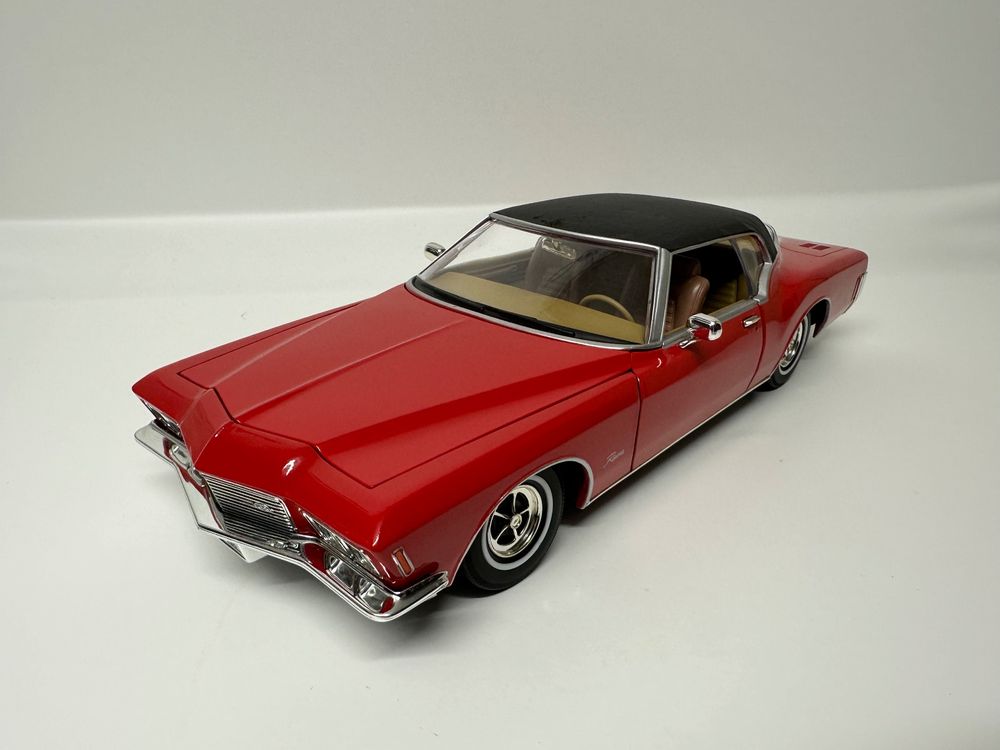 1971 Buick Riviera GS 1:18, rot-schwarz, Road Signature (Gebraucht) in ...