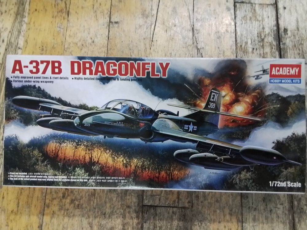 ACADEMY 1663 A-37B Dragonfly Flugzeug Bausatz 1:72 (Neu und ...