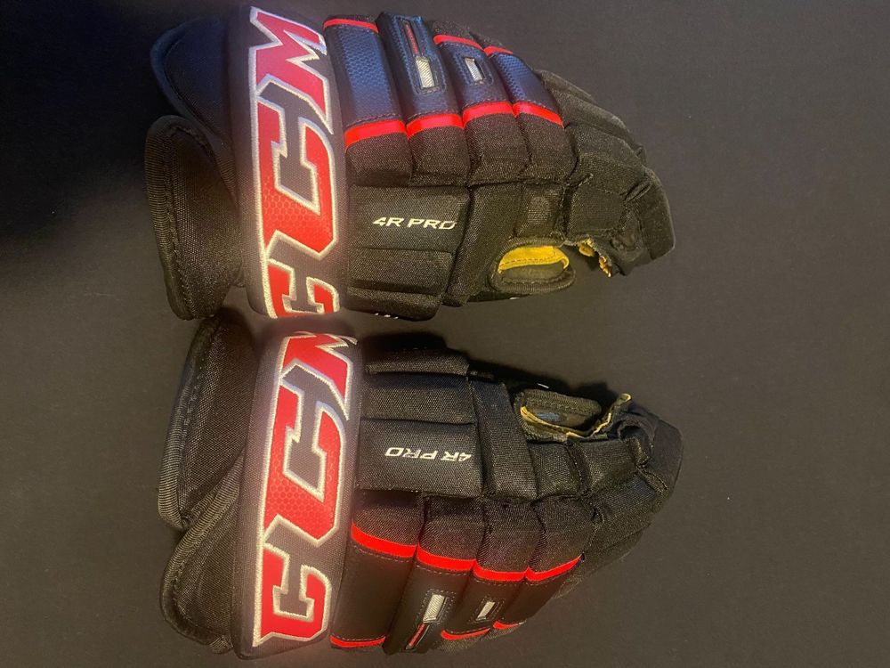 CCM 4R Pro Handschuhe (Gebraucht) in Olten für CHF 30 – mit Lieferung ...