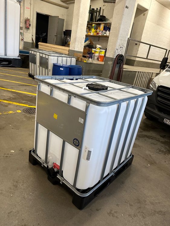 IBC Wassertank neu 1‘000 Liter, mit kleinen Fehlern (Neu (gemäss ...
