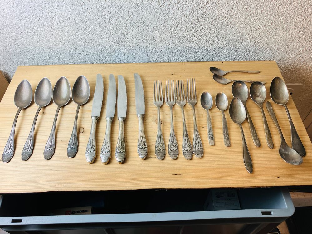 ca. 1kg Silberbesteck Gabeln / Messer / Löffel versilbert (Gebraucht) in Fislisbach für CHF 28 ...