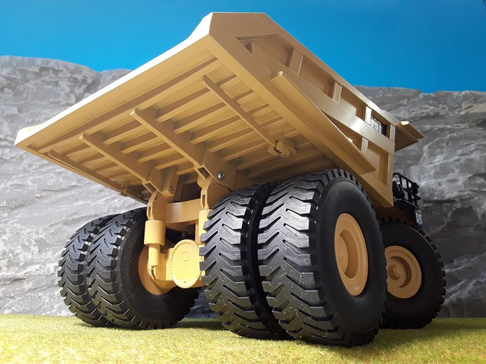 CAT 797 _ Caterpillar _ Muldenkipper _ Kipper _ NZG 466 1:50 (Neu ...