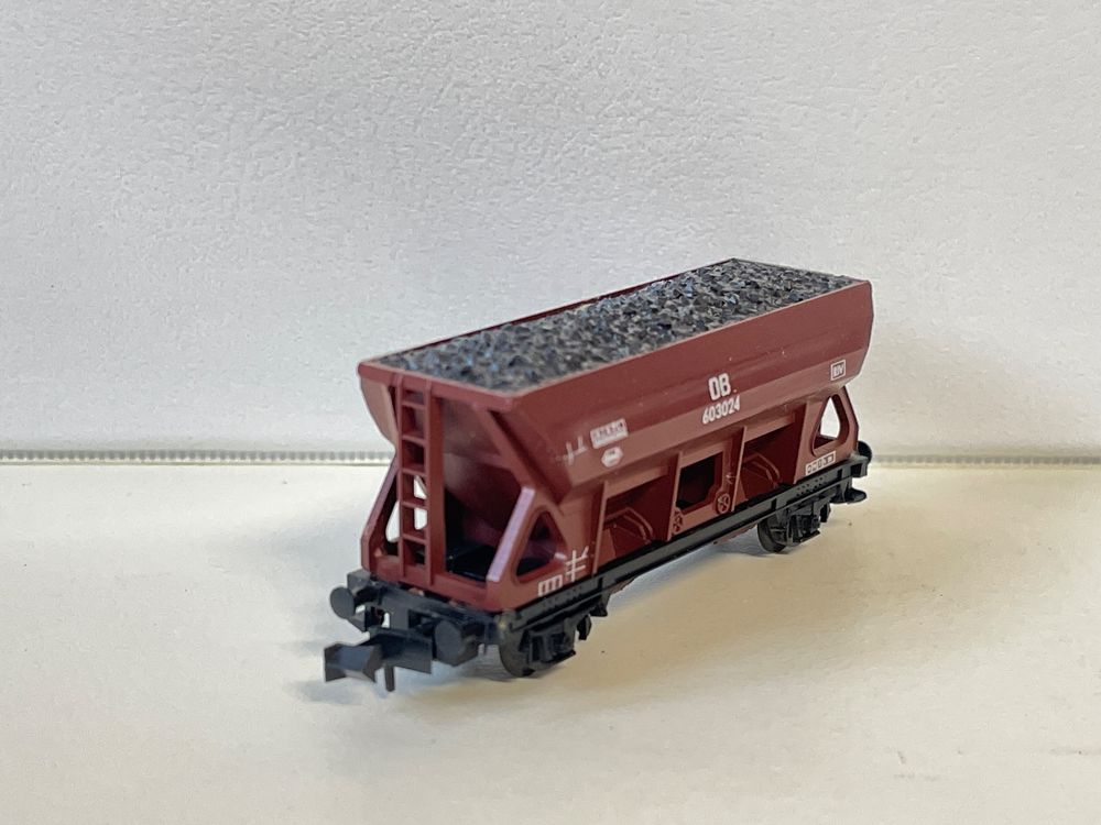 Roco 2318 Selbstentladewagen mit Kohle der DB (Gebraucht) in Wilderswil ...