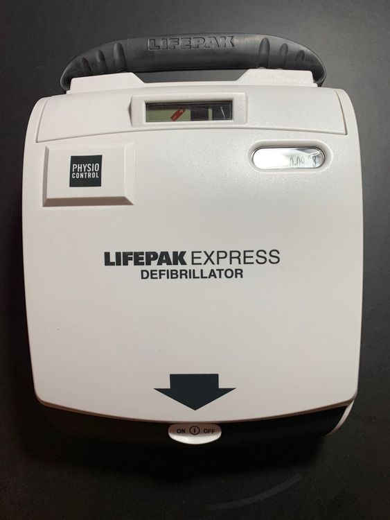 AED Defibrillator LIFEPAK EXPRESS (Gebraucht) in Biberstein für CHF 250 – mit Lieferung auf ...