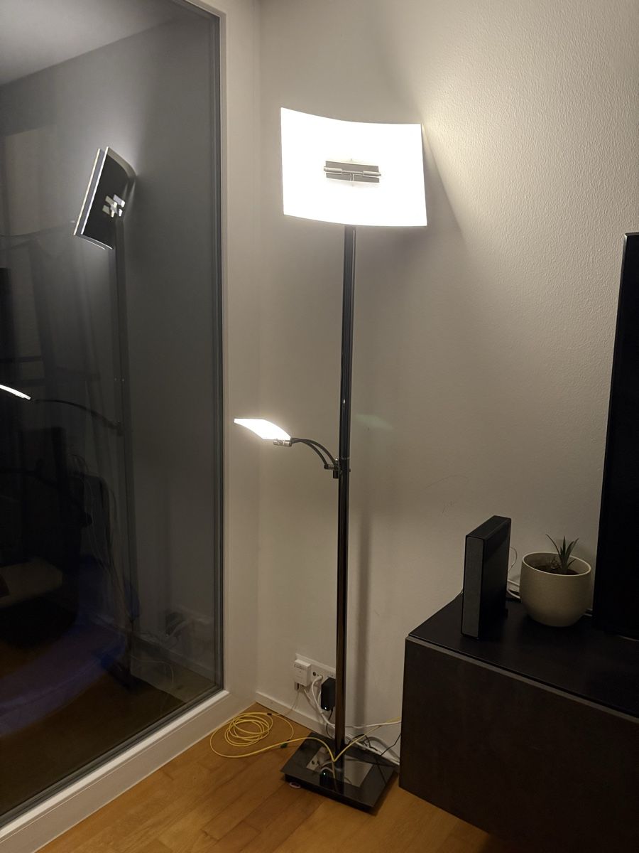 Stehlampe von Livique (Gebraucht) in Kaiseraugst für CHF 90 – nur Abholung auf Ricardo kaufen