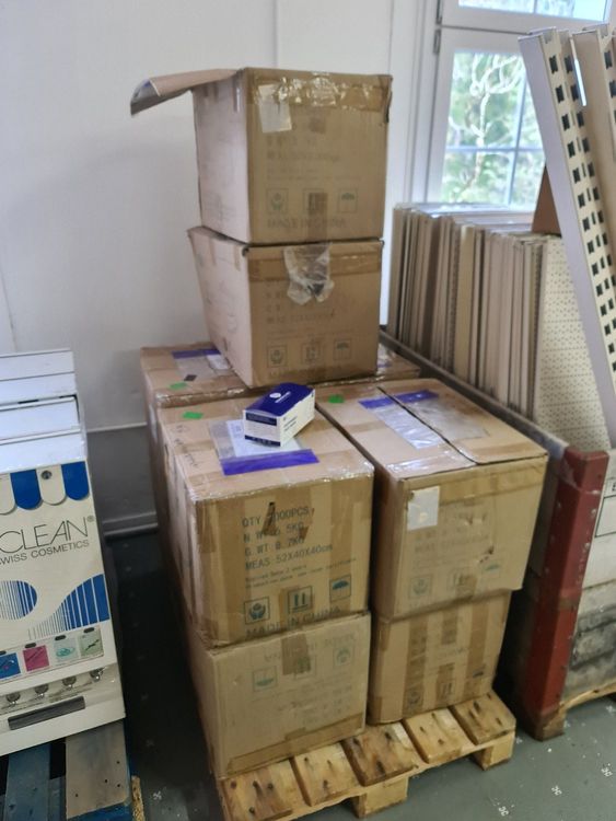 Posten Einwegmasken ca. 18000 Stück ab 1.- (Neu und originalverpackt) in Krinau für CHF 1 – nur ...