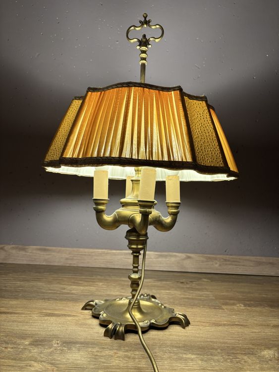 Elegante Antike vintage Tischlampe Messing (Gebraucht) in Glattfelden für CHF 19 – nur Abholung ...