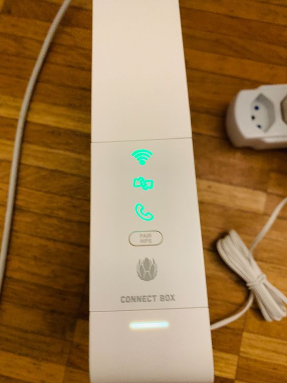 UPC Connect Box inkl. Kabel (Tel. / Laden / Antenne) (Gebraucht) in ...