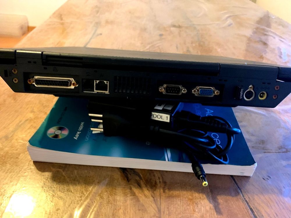 Vintage IBM Thinkpad A21P Inkl. Original IBM Netzteil. (Defekt) in ...