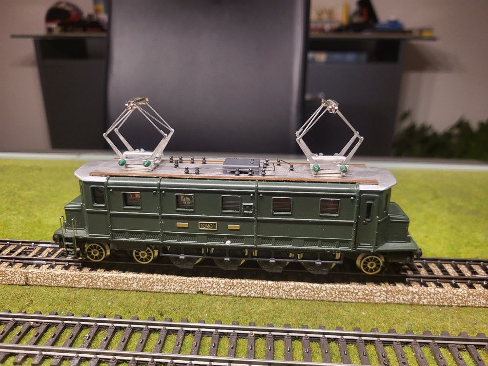 Hag 140 Ae 4/7 10901 ESU MFX V5 AC Digital (Gebraucht) in Pfäffikon SZ für CHF 155 – mit ...