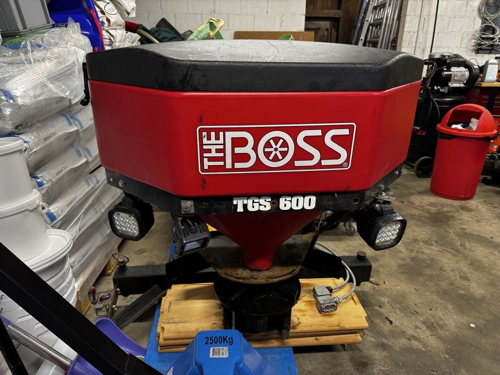 The Boss TGS 600 Salzstreuer, Winterdienst (Defekt) in Boningen für CHF ...