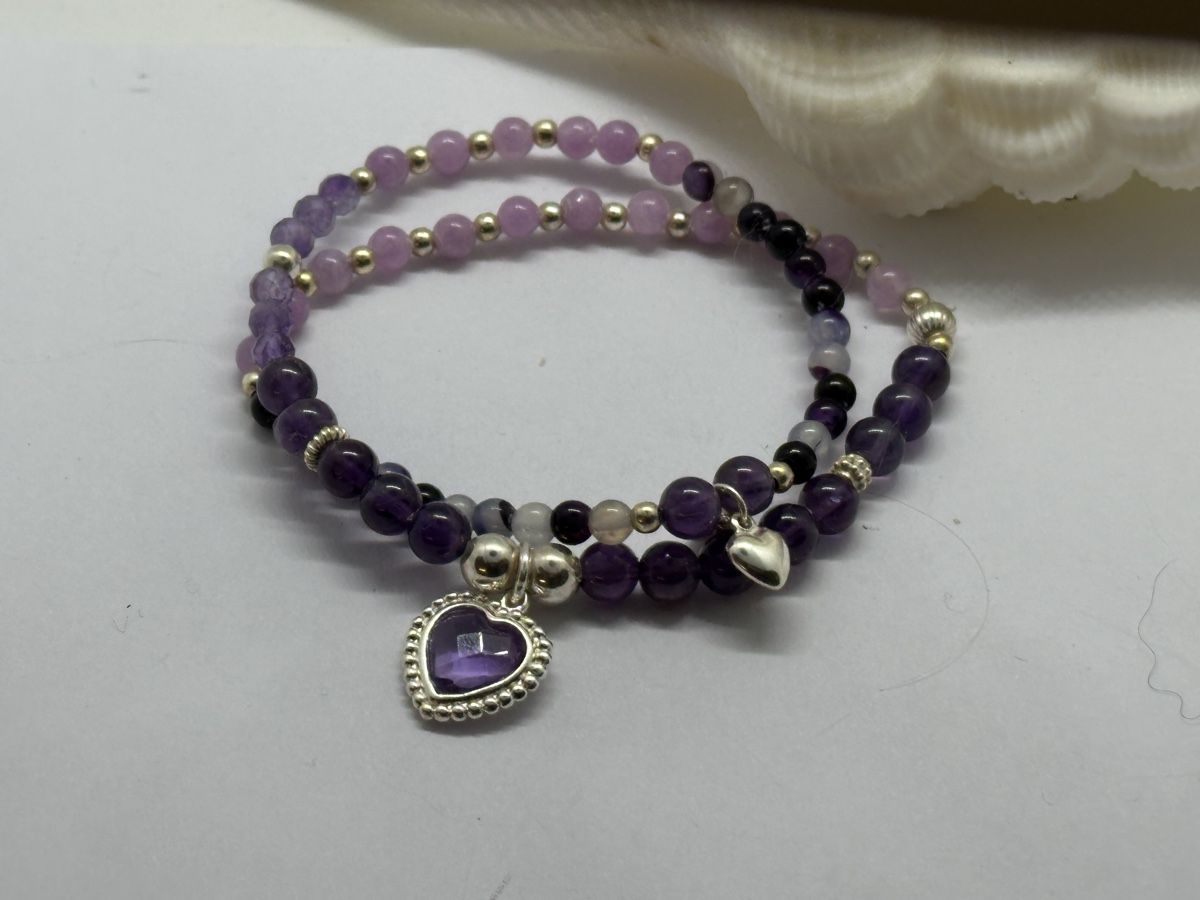 Hübsches Amethyst Armband mit kleinem Herz Anhänger💜 (Neu und ...
