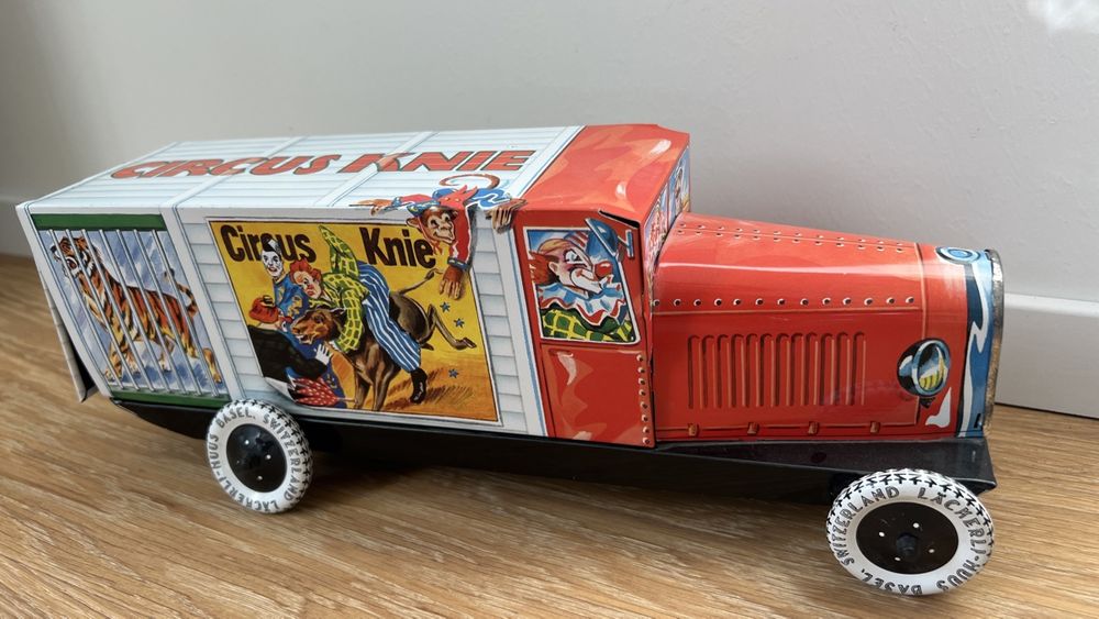 90er Blechauto Lastauto Läckerlihuus Circus Knie (Gebraucht) in ...