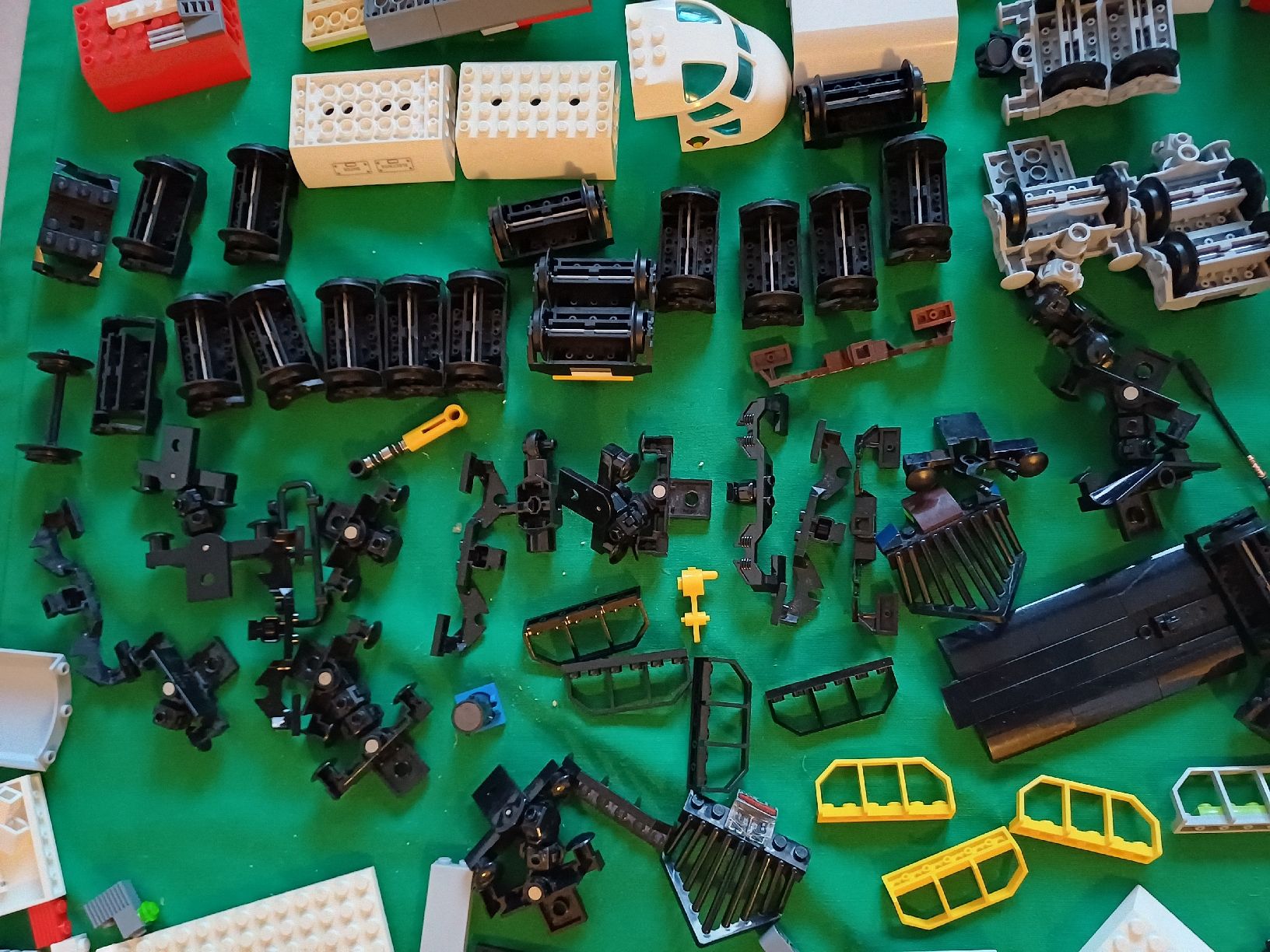 molti pezzi lego misto per fare i treni (Gebraucht) in Minusio für CHF ...