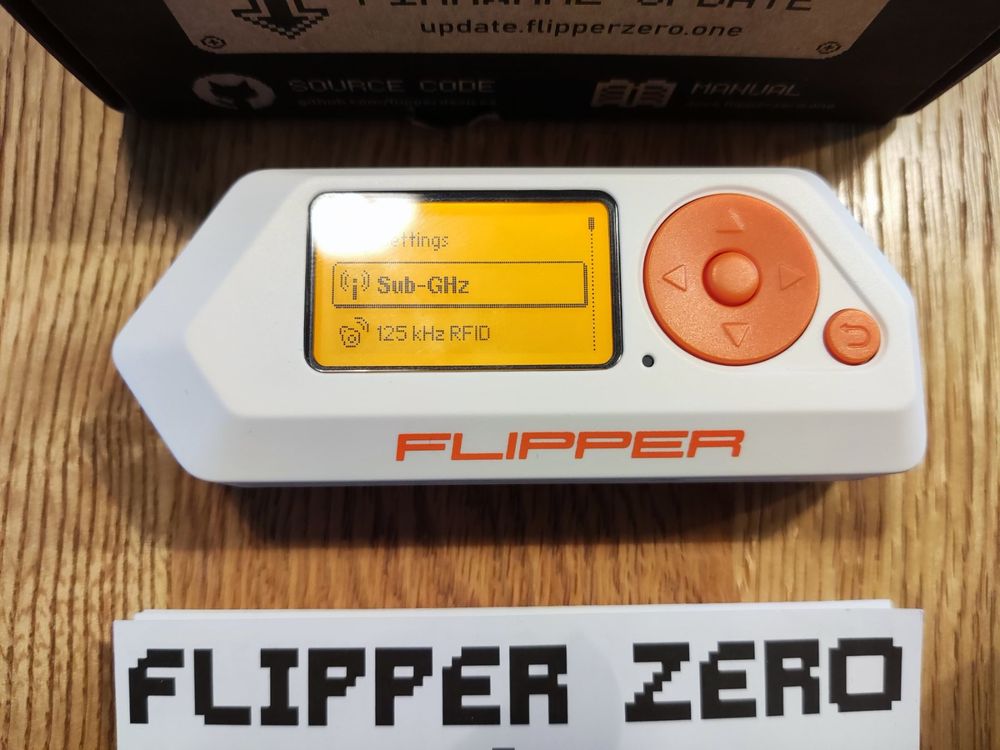 Flipper Zero portable Multitool EU Variante inkl. SD-Karte (Neu (gemäss ...