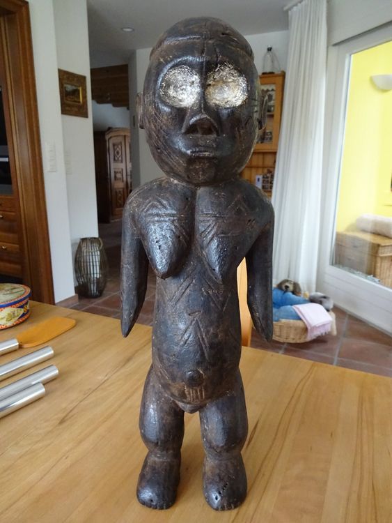 Afrikanische Holzskulptur. Erste Hälfte 20. Jh. | Kaufen auf Ricardo