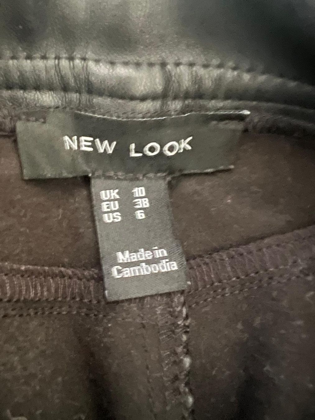 Kunstleder Hose von New Look, Grösse 10 (M) (Gebraucht) in Zürich für ...