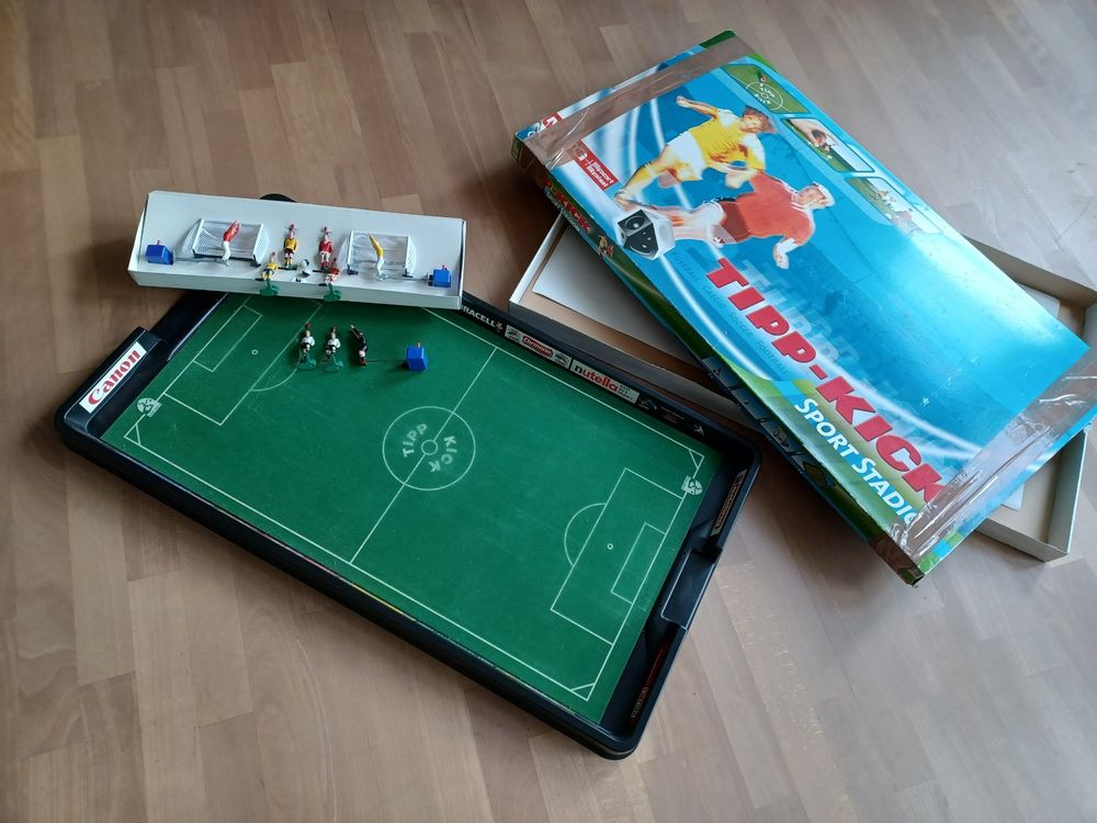 Tipp Kick Stadion, 3 Teams: 3 Goalies, 6 Spieler / 4 Bälle (Gebraucht ...