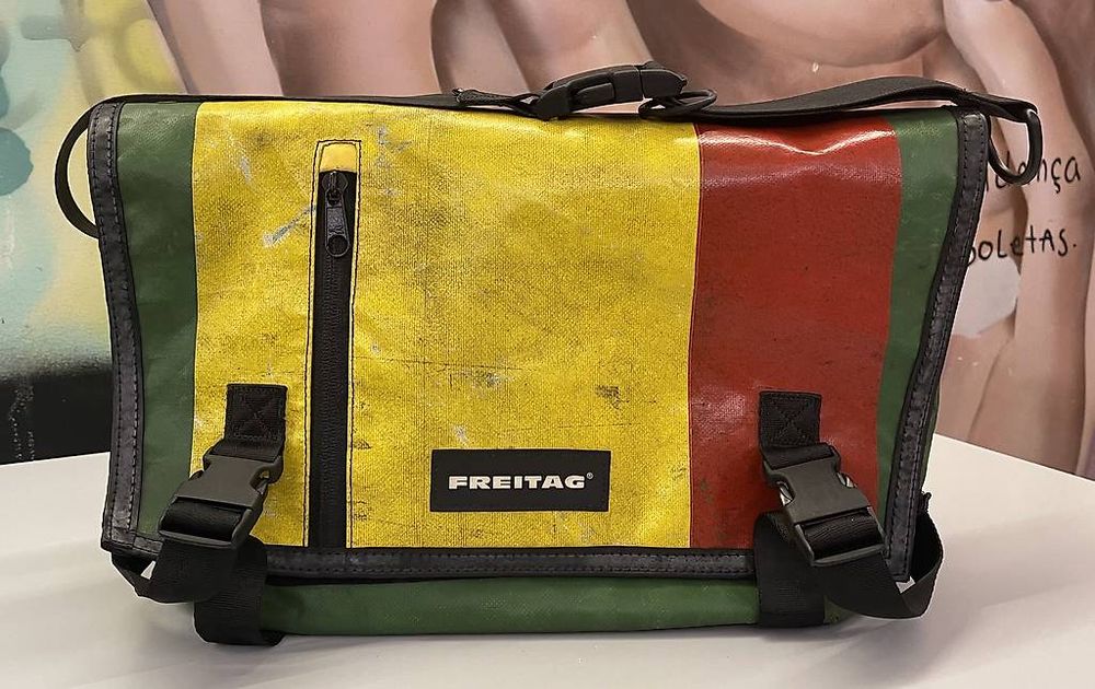 Freitag | Kaufen auf Ricardo