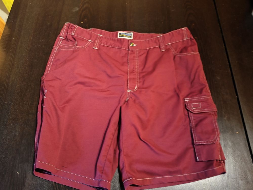 Weinrote Shorts Grösse 54 Dockers Style (Gebraucht) in Kandergrund für ...