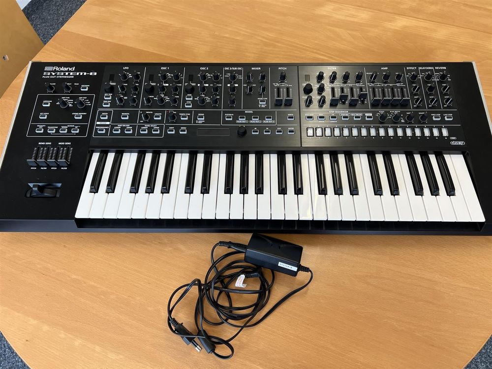 Roland System-8 AIRA Synthesizer | Kaufen auf Ricardo