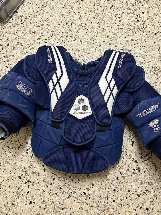 Plastron Vaughn (Gebraucht) in Saignelégier für CHF 150 – nur Abholung ...