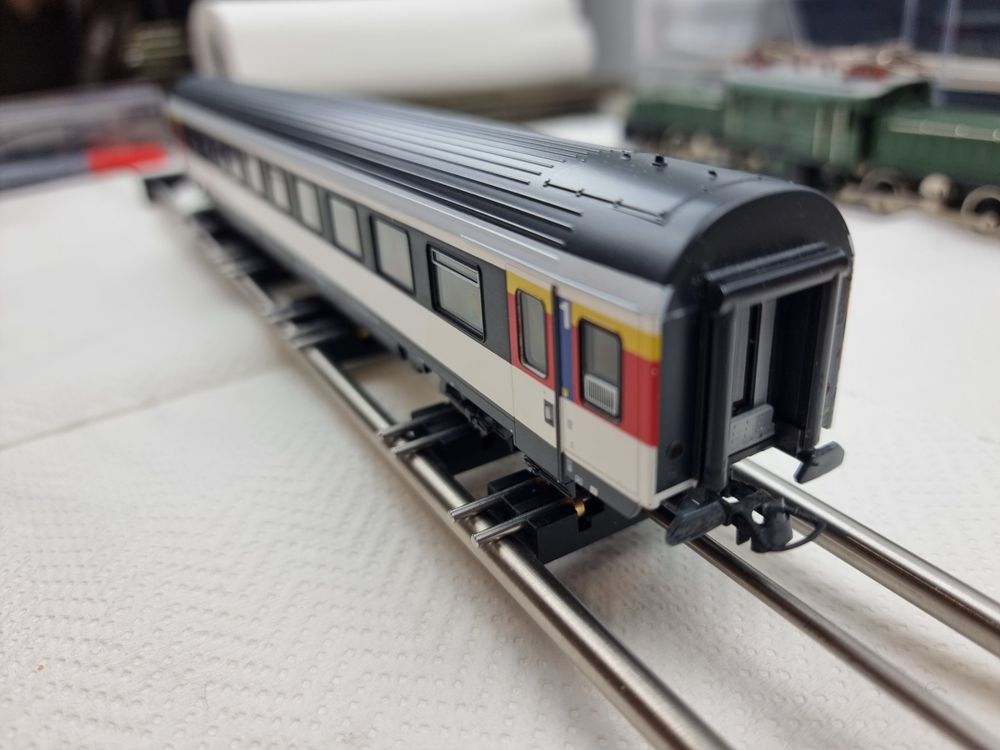 Roco EWIV 1.Kl ICN Farben - SBB H0 DC mit Innenbeleuchtung (Neu (gemäss ...